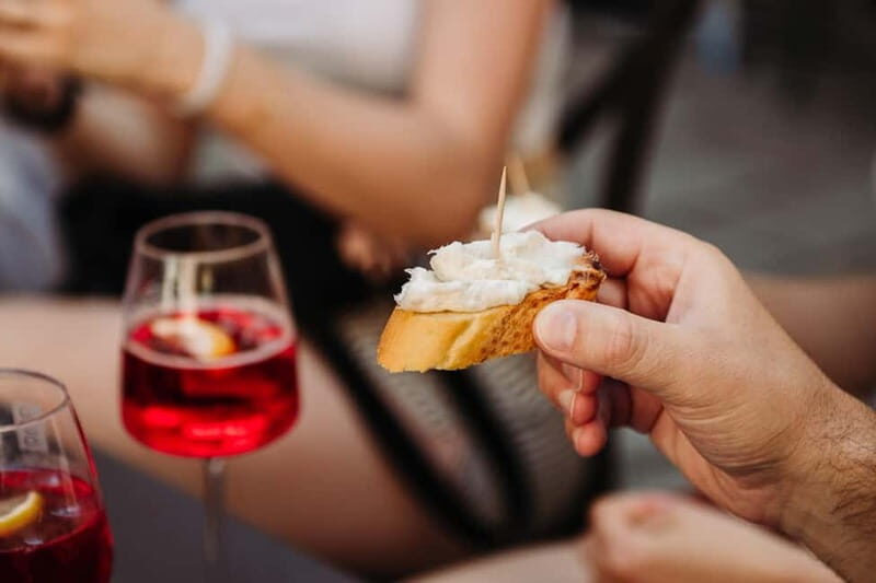 Venice: Eat & Drink Like a Local  Evening Cicchetti Tour - Stop 2: The Historic Building and Prosecco Tasting