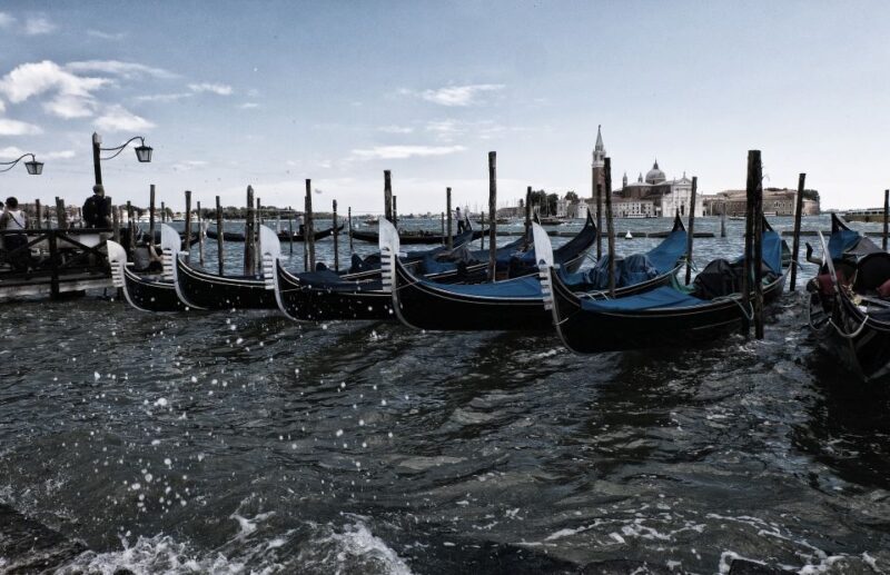 Venice: Gondola & Doge's Palace - Key Points