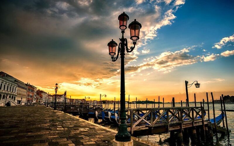 Venice: Gondola & Doge's Palace - Starting Point and Practicalities