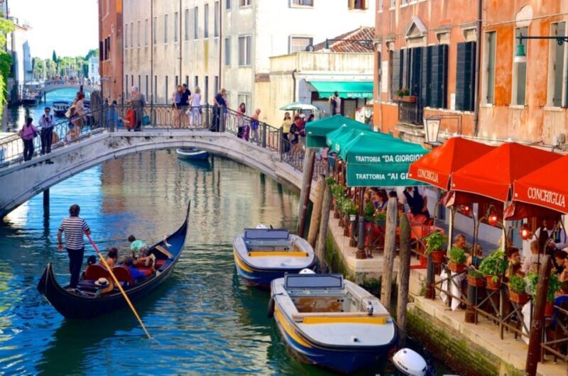 Venice: Gondola Ride and Skip the Line Doge's Palace Tour - What’s Included and What’s Not