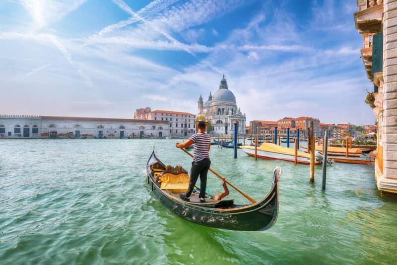 Venice: Gondola Ride with Live Guide or Audio Guide - Key Points