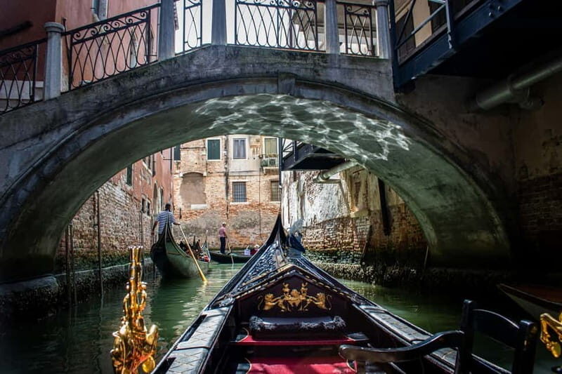 VENICE: Gondola Ride with Local Guide - Key Points