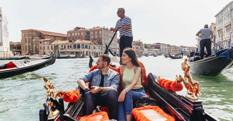 Venice: Grand Canal Gondola Ride with App Commentary - The Gondola Ride: Sights and Sounds