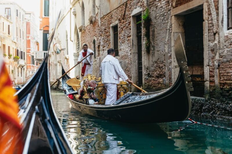 Venice: Grand Canal Gondola Ride with App Commentary - The Gondola Gallery: A Window into Craftsmanship
