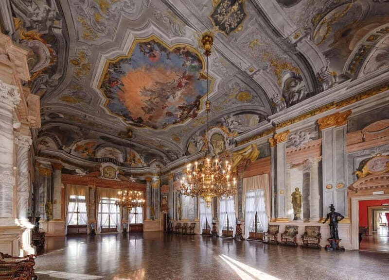 Venice: Grand Canal Palace Escorted Tour & Casanovas Allure - Venice: Grand Canal Palace Escorted Tour & Casanovas Allure – A Deep Dive into Venetian Elegance