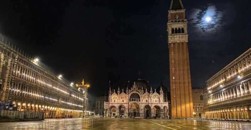 Venice: Guided Night Walking Tour & Saint Mark's Basilica - Key Points