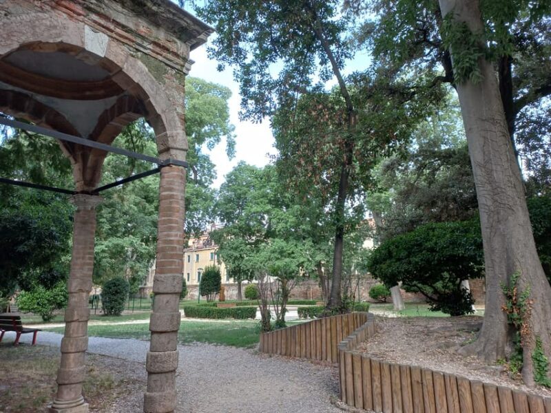Venice: Hidden Gems and Secrets Walking Tour - Key Points