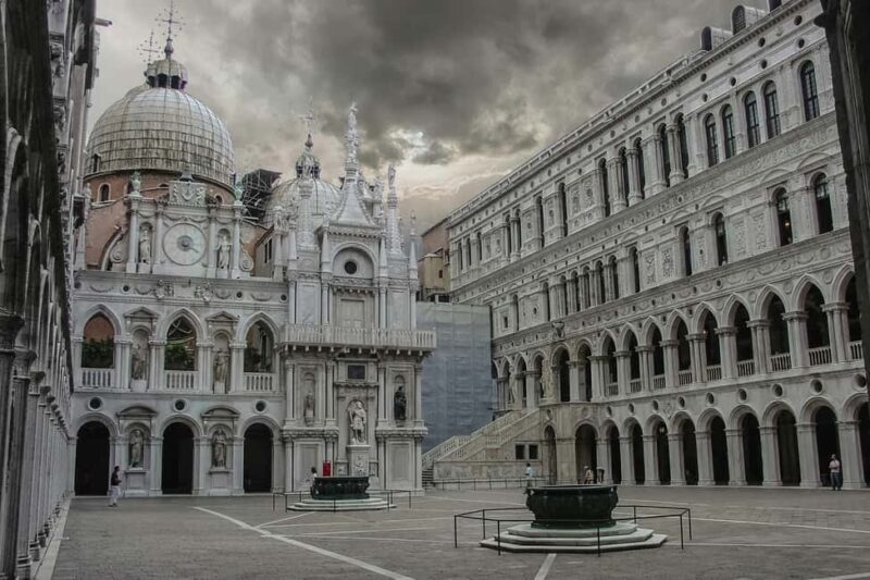 Venice: History Tour of Doge's Palace and Casanova's Prison - An In-Depth Look at the Tour Experience