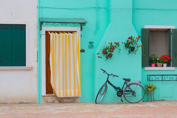 Venice Islands: Murano Glass & Burano Colors Guided Visit - The Itinerary Breakdown