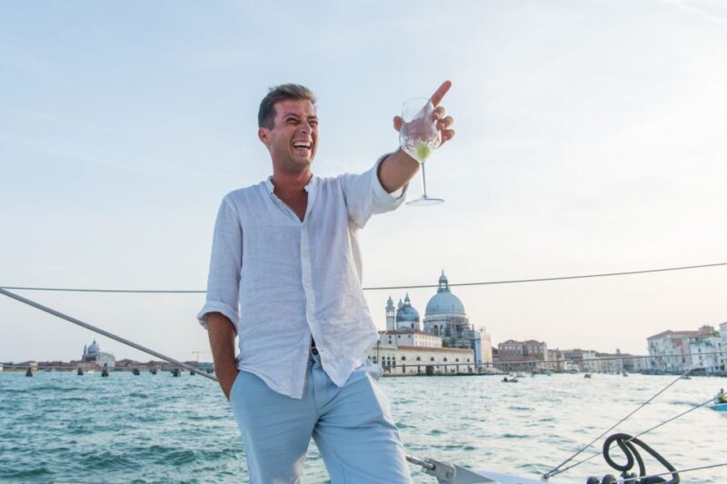 Venice: Lagoon Catamaran Cruise with Music and Drinks - The Itinerary in Detail