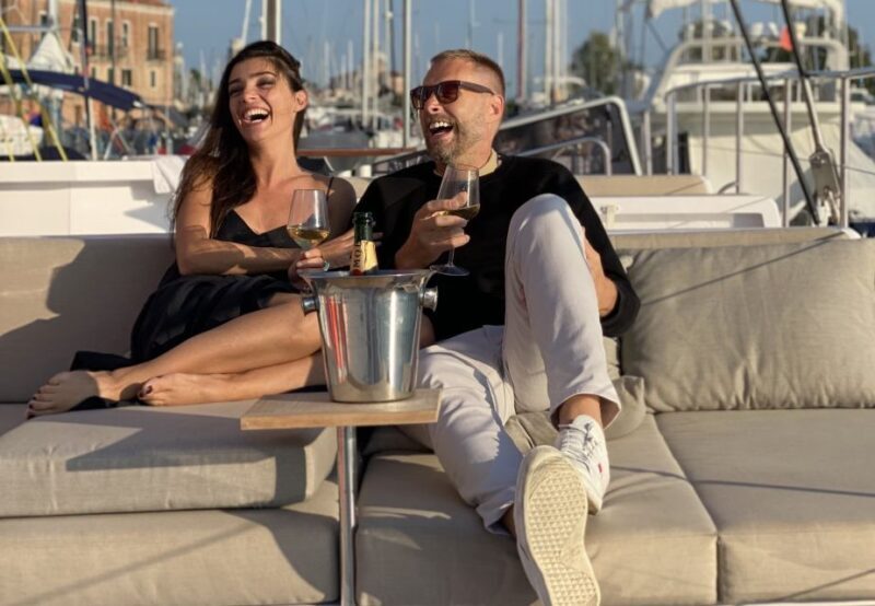 Venice: Lagoon Catamaran Tour with Classical Music & Drinks - Key Points