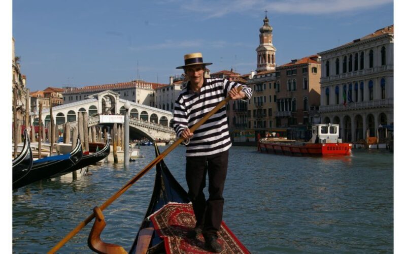 Venice: Mysterious Tales of Ghosts and Murders - Authentic Stories and Genuine Engagement