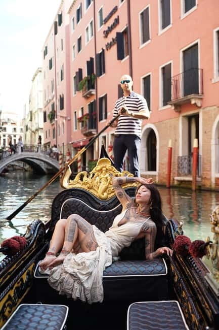 Venice: Photo Session in a Gondola - The Location and Meeting Point
