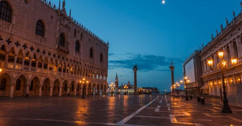Venice: Private After Dark Tour and Gondola Ride - Key Points