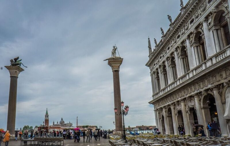Venice: Private Evening Stroll with Gondola Ride - Key Points