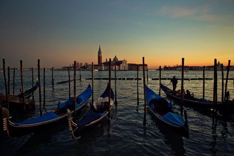 Venice: Private Evening Stroll with Gondola Ride - Why Choose This Tour? An In-Depth Look