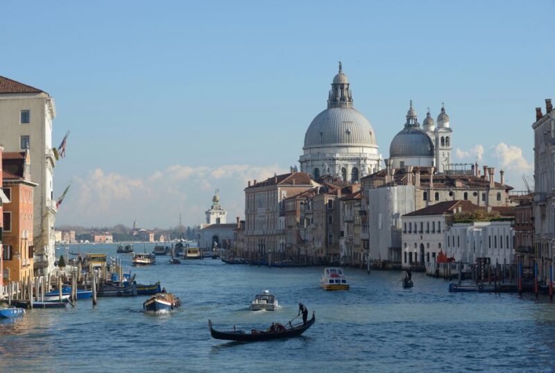 Venice: Private Evening Stroll with Gondola Ride - Frequently Asked Questions