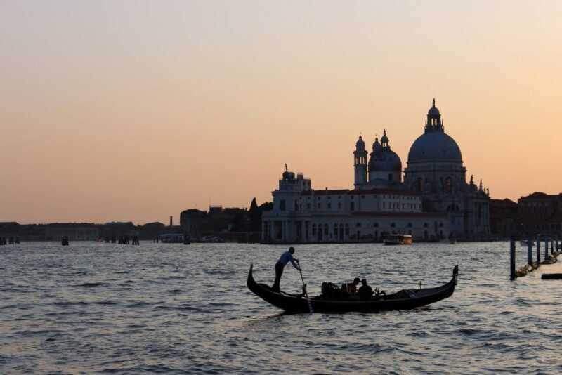 Venice: Private Gondola Tour - Discovering Venice on a Gondola