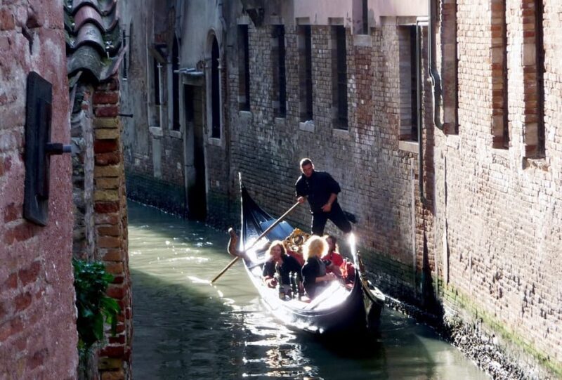 Venice: Private Grand Canal Gondola Ride from Rialto - Key Points
