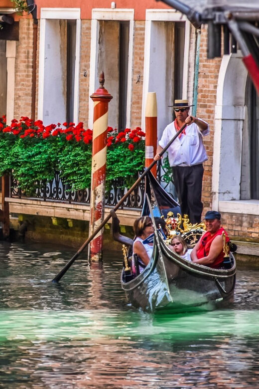 Venice: Private Grand Canal Gondola Ride from Rialto - FAQs