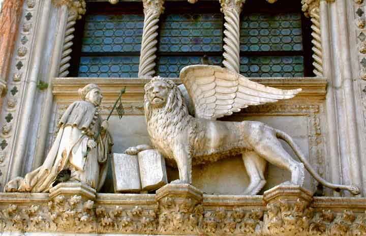 Venice: Private Tour with Doge's Palace, St. Mark's, Gondola - Frequently Asked Questions