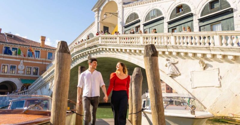 Venice: Professional Photoshoot at the Rialto Bridge - Authentic Feedback from Travelers