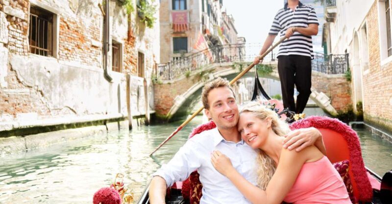 Venice: Romantic Gondola tour and Dinner for two - Who Would Enjoy This Tour?