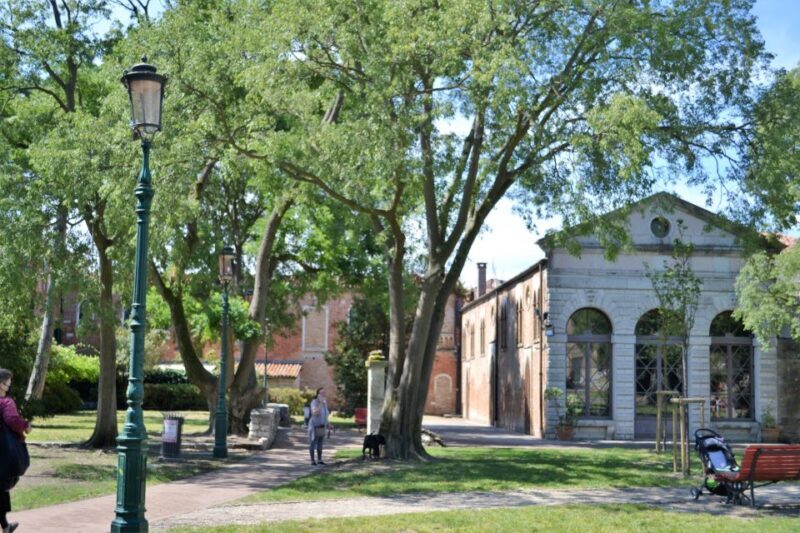 Venice: Secret City Gardens Walking Tour - Value and Practical Considerations