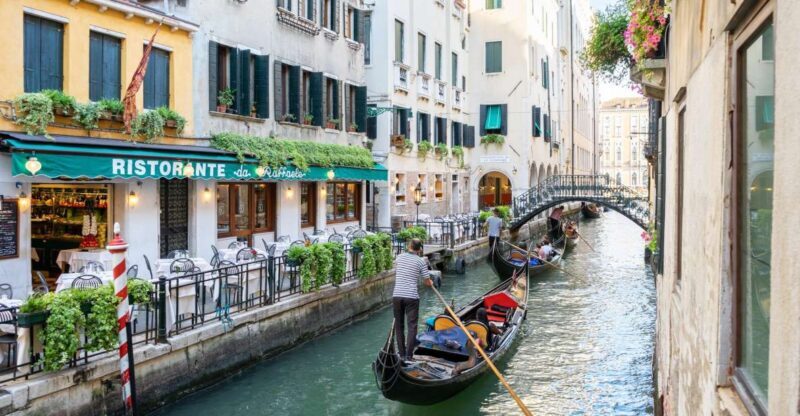 Venice: Shared Gondola Ride through the Lagoon City - Key Points