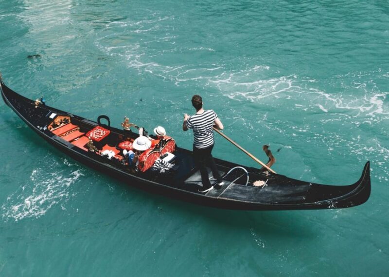 Venice: Shared Gondola Through breathtaking Bridge of Sighs - Key Points