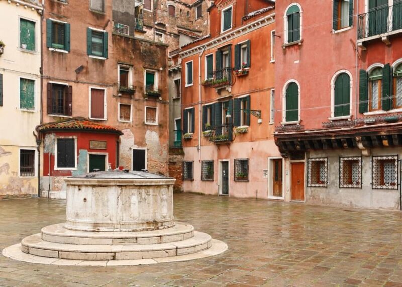 Venice: St Mark's Square & Rialto Walking Tour & Gondola - Key Points