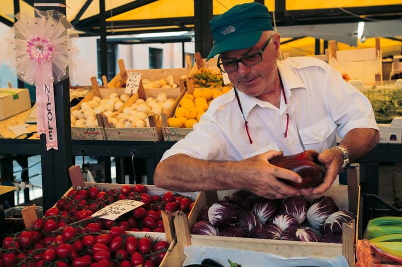 Venice: Street Food Tour with Wine Tasting & Market Visit - Detailed Breakdown of the Itinerary