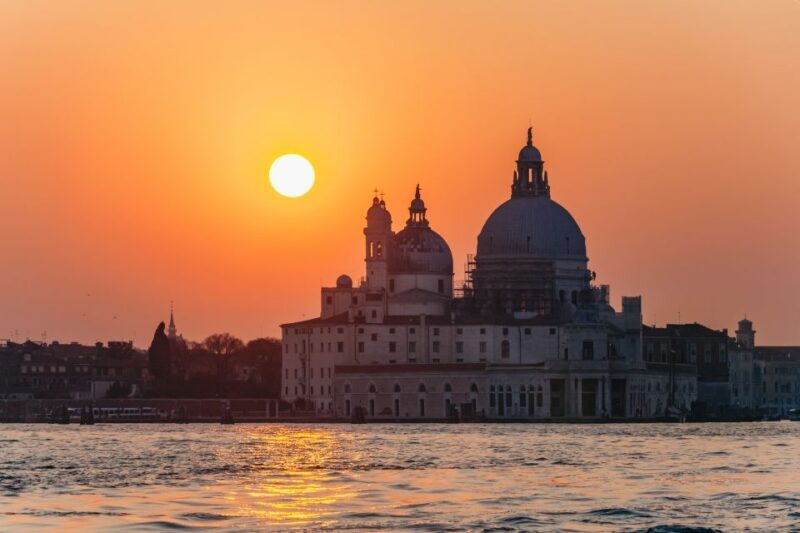 Venice: The Ghost & Legends Walking Tour - Exploring the Haunted Heart of Venice