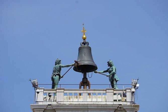Venice Through a Locals Eyes: Private Water Taxi & Walking Tour - A Detailed Breakdown of the Itinerary