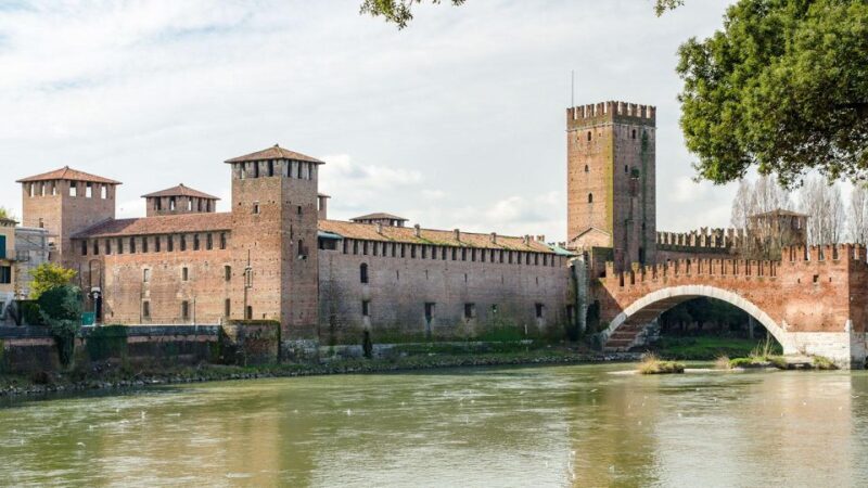Verona Audioguide - TravelMate app for your smartphone - Key Points