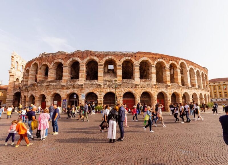 Verona: Express Walk with a Local in 60 minutes - The Practical Side: Pricing and Group Size