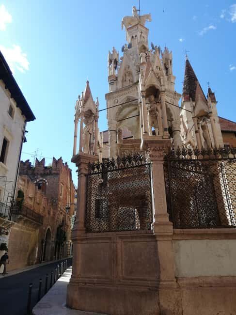 Verona Highlights Small Group Tour With an Expert Guide - Discovering Verona: What to Expect