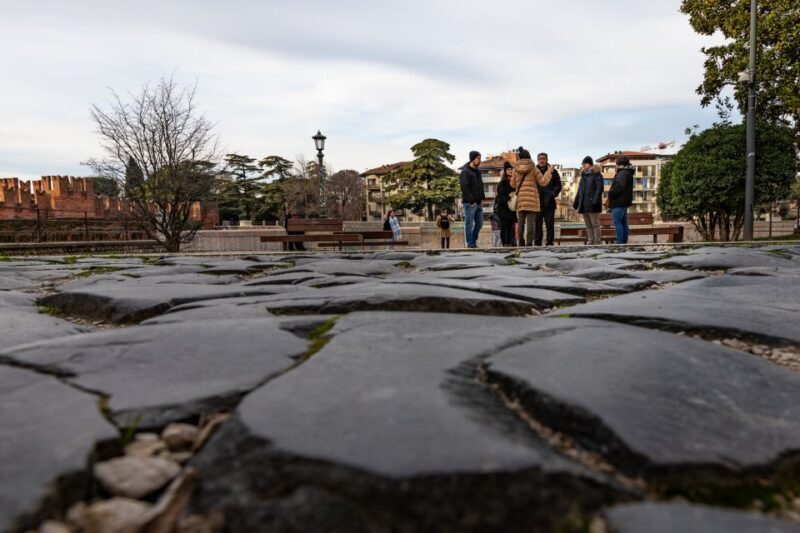 Verona: Night Walking Tour - Practical Tips for Participants