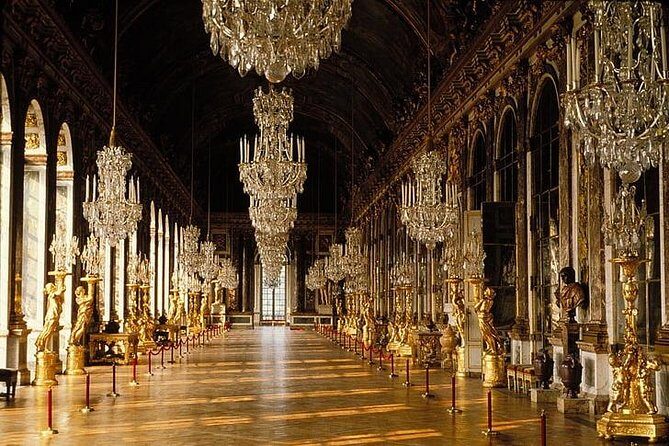 VERSAILLES CASTLE Round-Trip Transfer from Paris by Luxury Van - Is This Service Worth the Price?