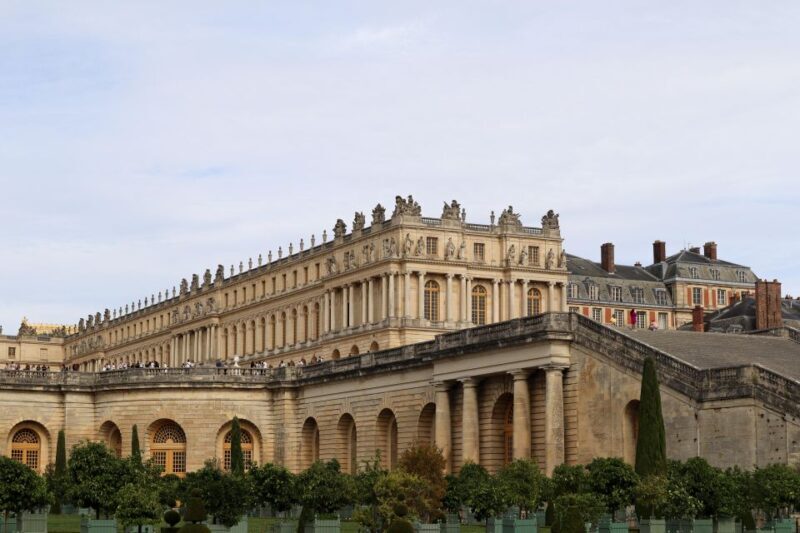 Versailles Palace and Giverny Private guided tour from Paris - Morning: Exploring Monet’s Giverny