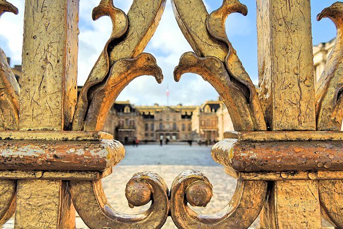 Versailles Palace & Gardens Tour with Transport from Paris - Critical Observations & Potential Drawbacks