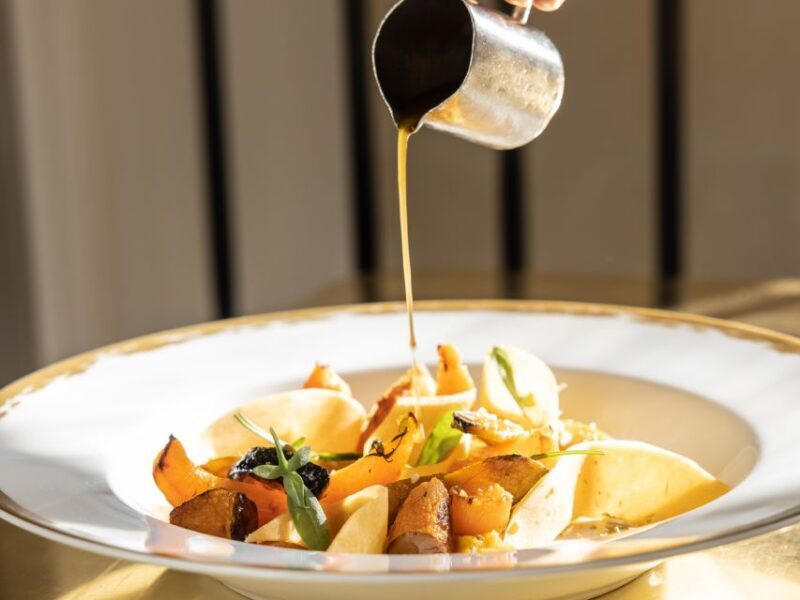 Versailles: Skip-the-Line Palace Entry Ticket & Lunch at Ore - Experience Versailles with a Gourmet Touch: A Balanced Review of the Skip-the-Line Ticket and Lunch at Ore