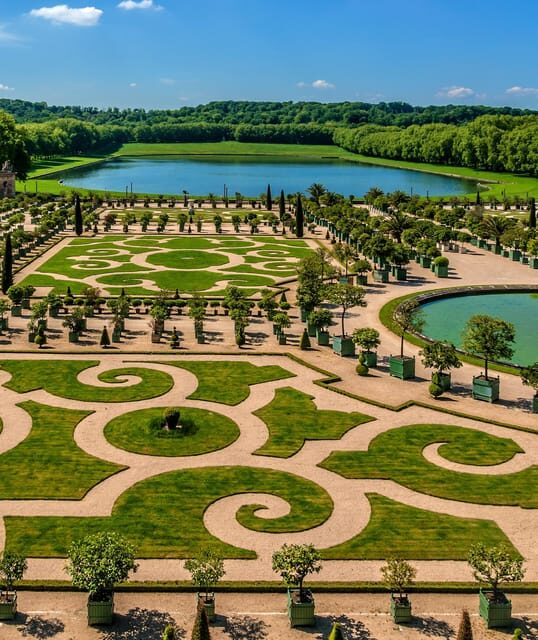Versailles: Skip the Line Versailles Palace and Gardens Tour - Introduction to the Tour Experience