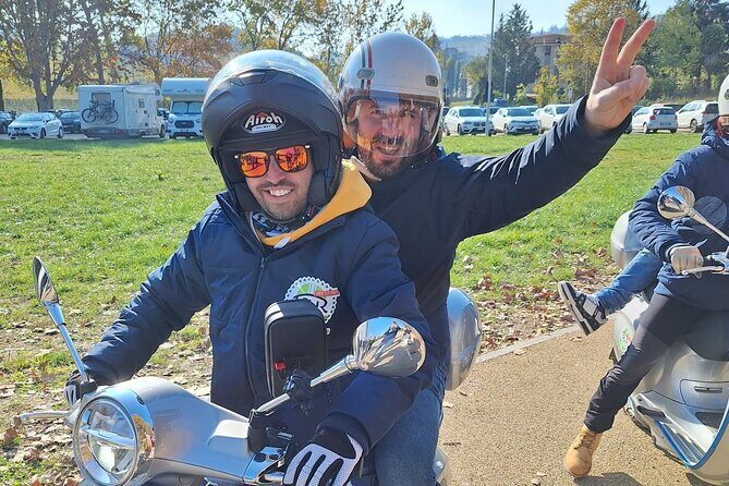Vespa tour in the Langhe with winery visit and lunch - Key Points