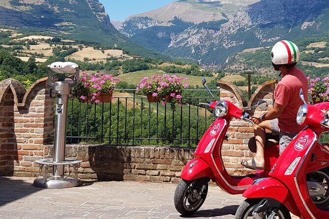 Vespa tour with written guide of Marche in Valdaso - Discovering the Marche Region on Two Wheels