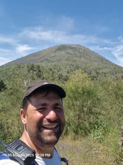 Vesuvius Vulcano National Park: Guided Hike with Enzo. - The Loop and Return: From Crater to Piazza Legalità