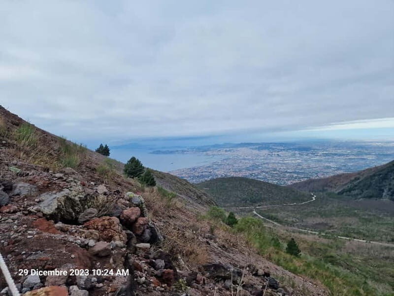 Vesuvius Vulcano National Park: Guided Hike with Enzo. - The Experience from a Practical Perspective