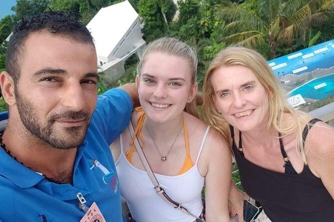 Vi Top Taxi & Tours -Airport Transfer to Bolongo Bay/ Limetree - The Experience: What You Can Expect