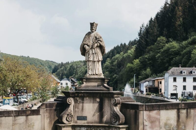 Vianden: Captivating Guided Walking Tour - Introduction