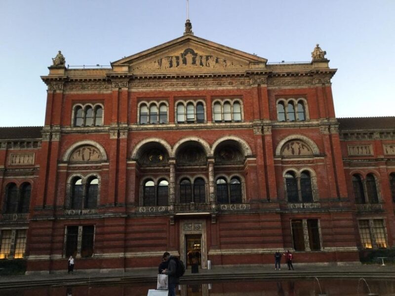 Victoria and Albert Museum: Highlights Tour - A Practical Look at the Victoria and Albert Museum Highlights Tour